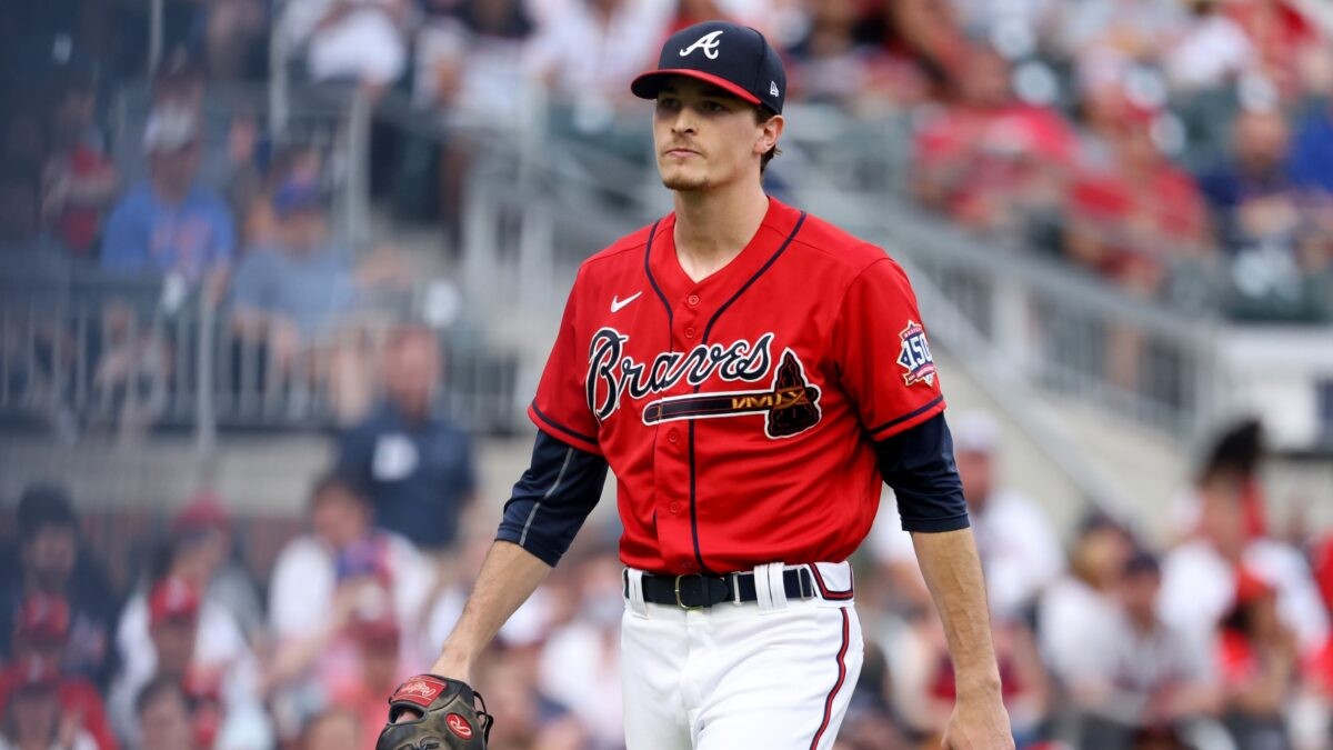 Fried signs with Yankees